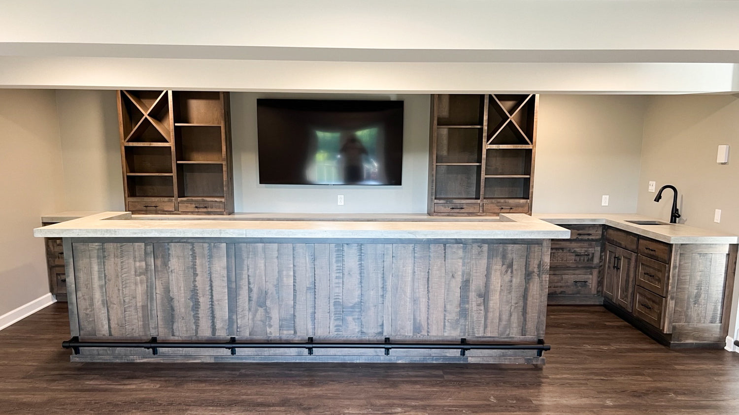 Custom Bars and Islands | Custom-Made Kitchen Island